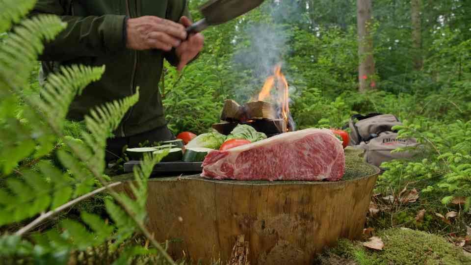 A5+ Wagyu Meets Searing Stone Heat🔥
