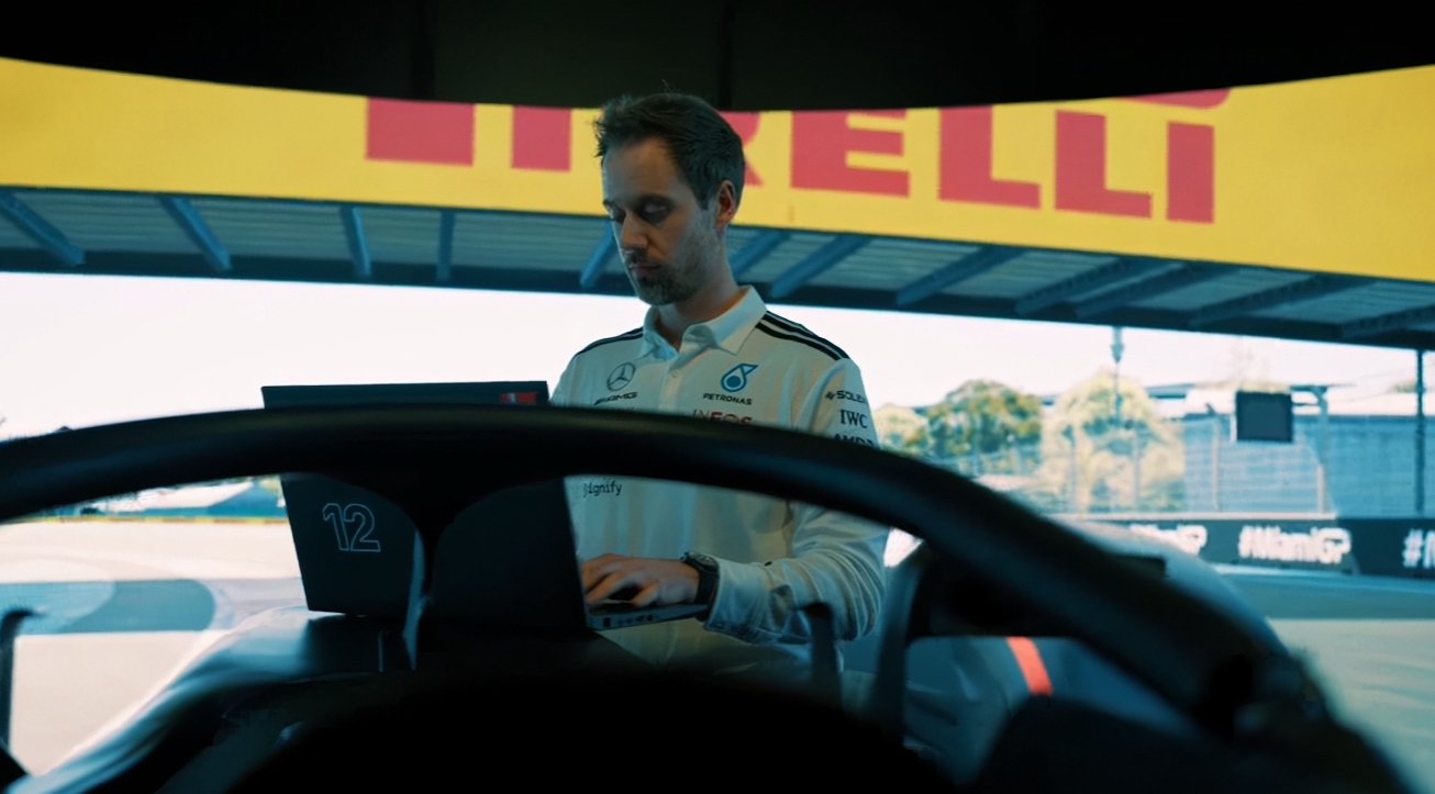 Mercedes-AMG PETRONAS F1 Team Simulator work pushes TeamViewer Tensor ...
