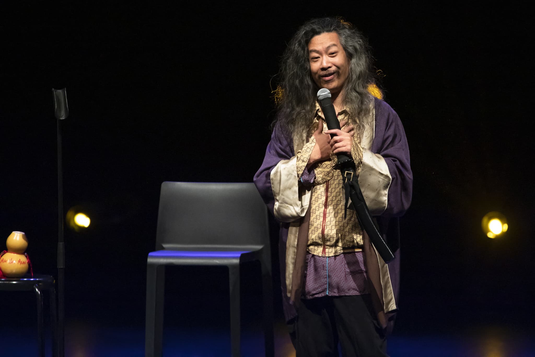 L’humoriste Bun Hay Mean, connu sous le nom de "Chinois marrant", est ...