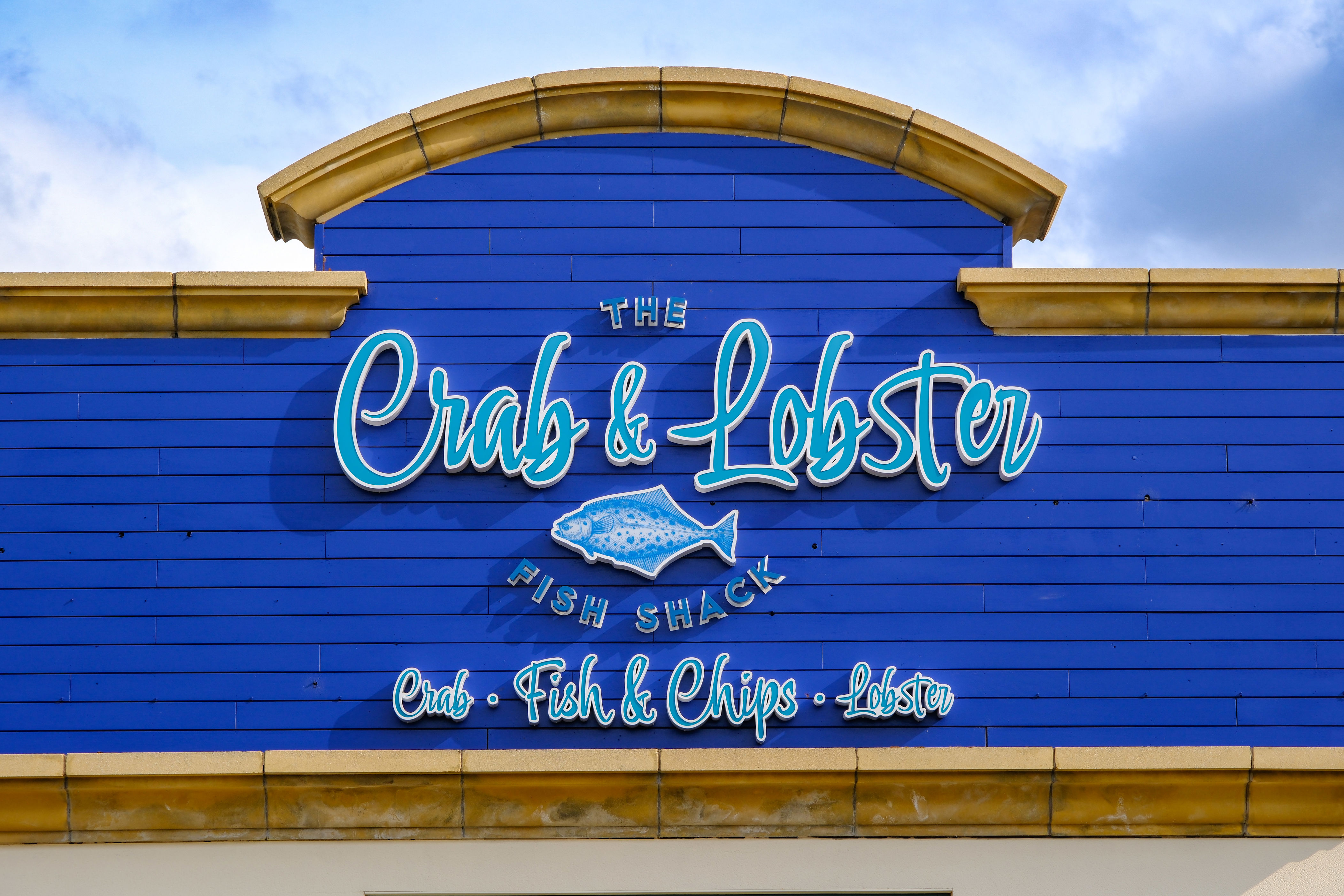 Inside 'Hamptons-style' fish and chips restaurant that's opened in ...