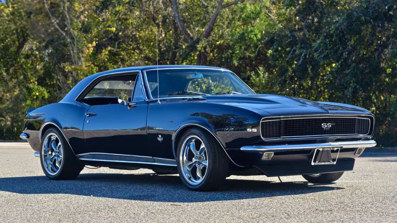 5 Rockstars Who Daily Drive Old Muscle Cars