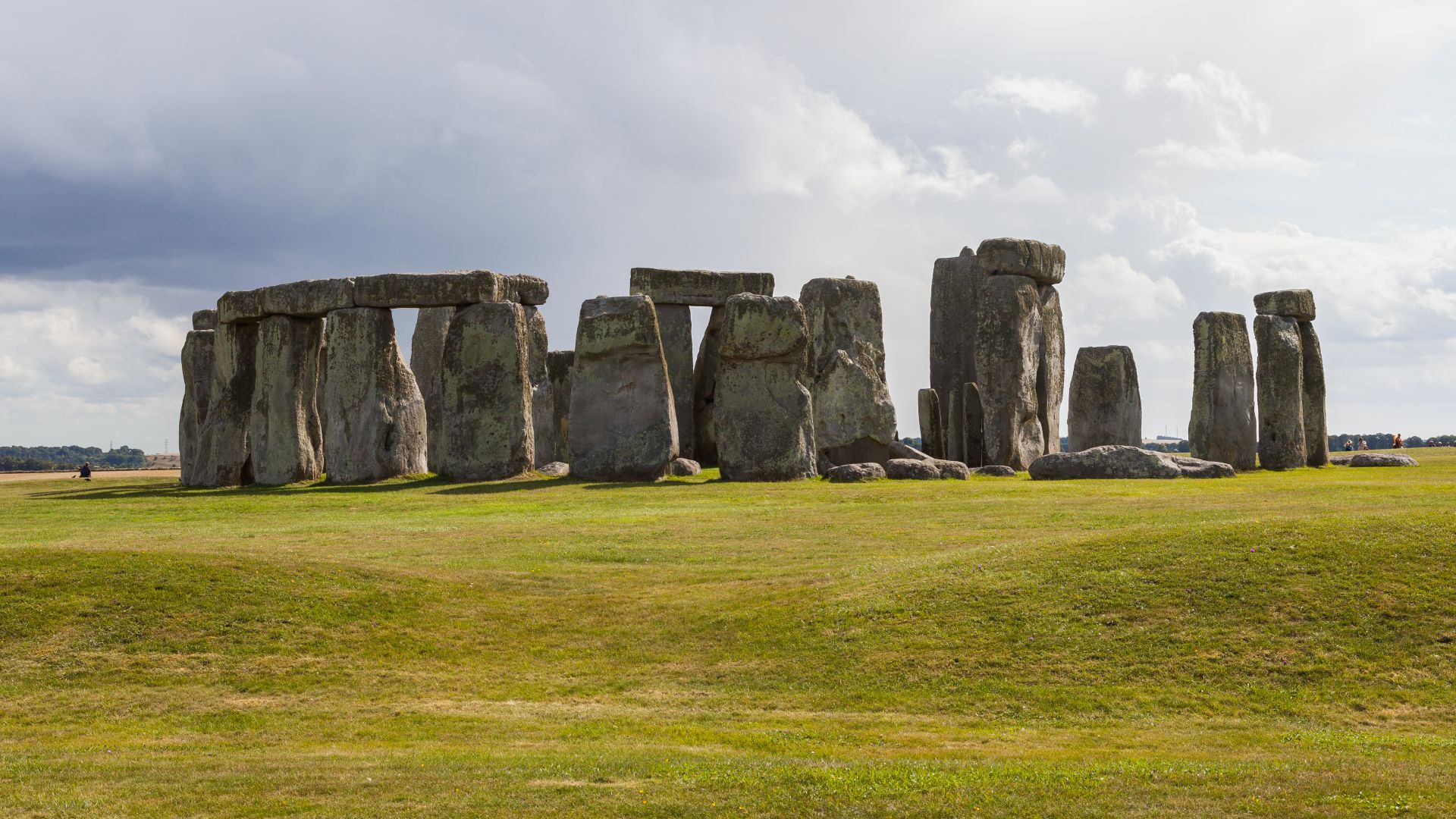 "Researchers analyzing a long-forgotten stone at Stonehenge think it ...