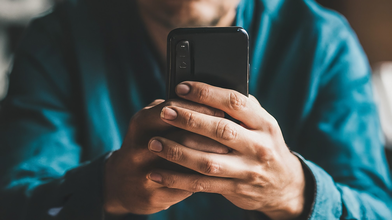 How to Identify and Avoid Phishing Scams on Social Media