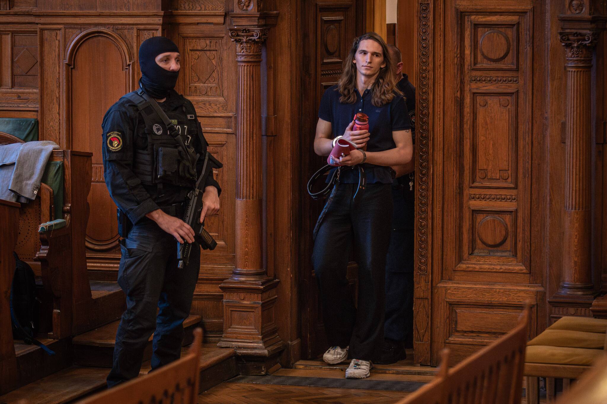 Maja T. im Hungerstreik: 14 Kilo in Haft verloren – Ärzte warnen vor ...