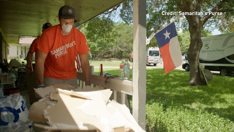 Samaritan's Purse volunteers help flood-ravaged Texas