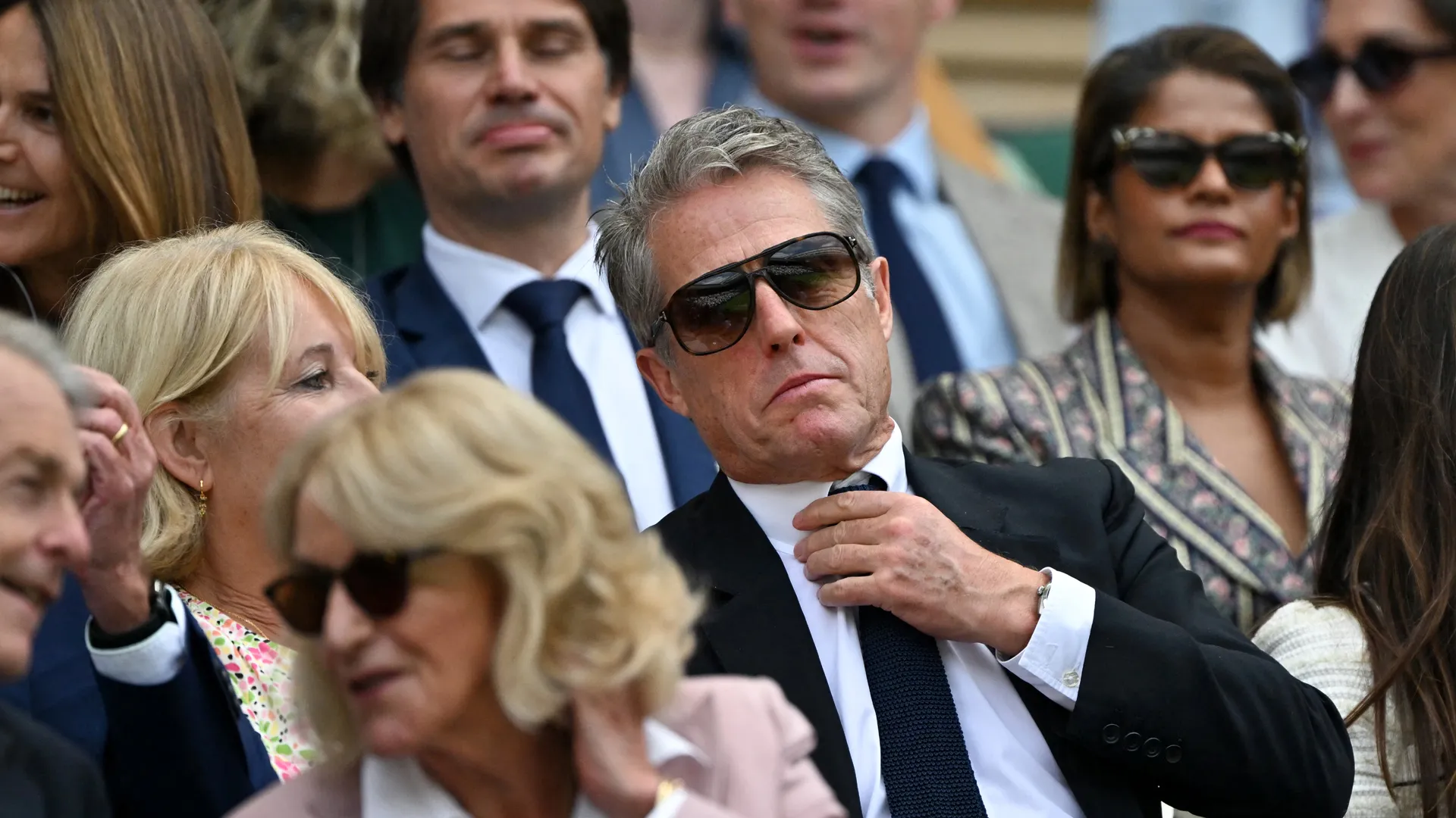 De filmster vermaakt de dames op Wimbledon: de foto's