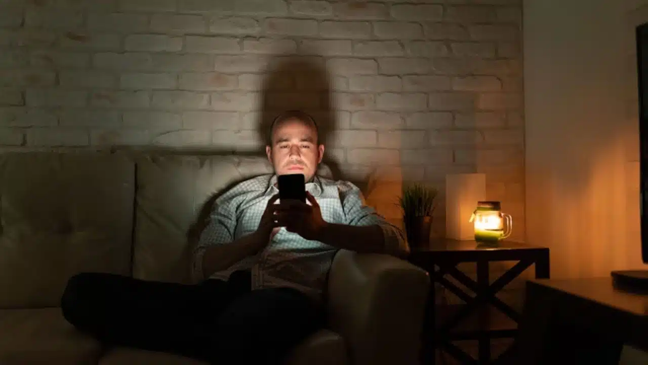 20 Real Challenges Men Face in Long Distance Relationships