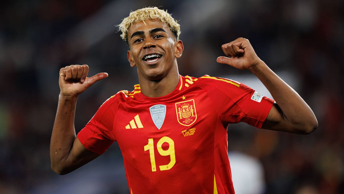 Les téléphones portables et les appareils photo interdits: Lamine Yamal ...