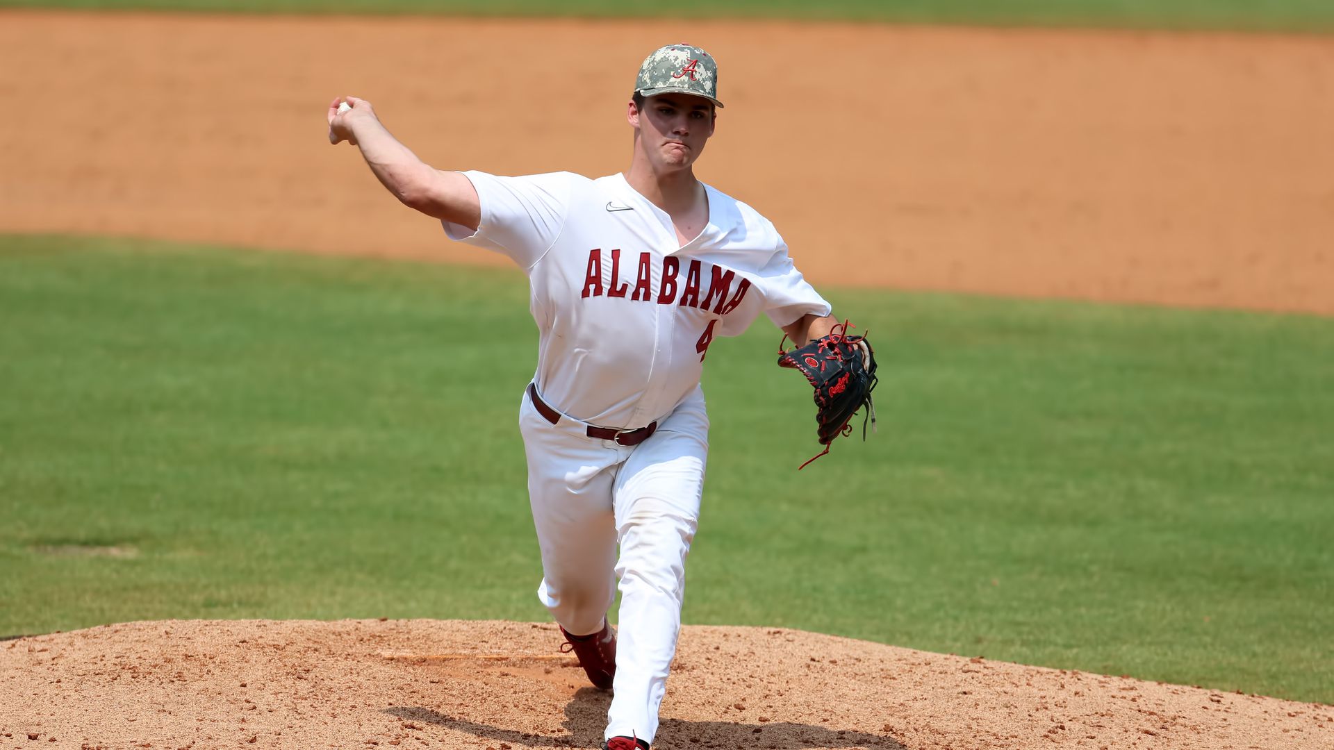 Yankees linked to power arms in recent mock drafts