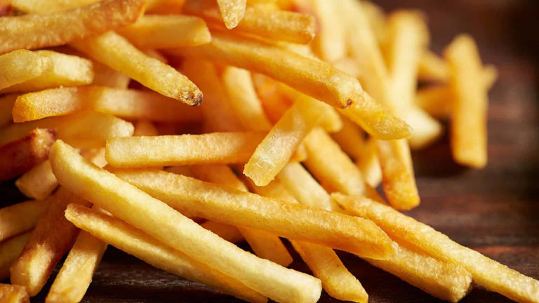 Industry expert reveals why exactly burger joints are more expensive ...