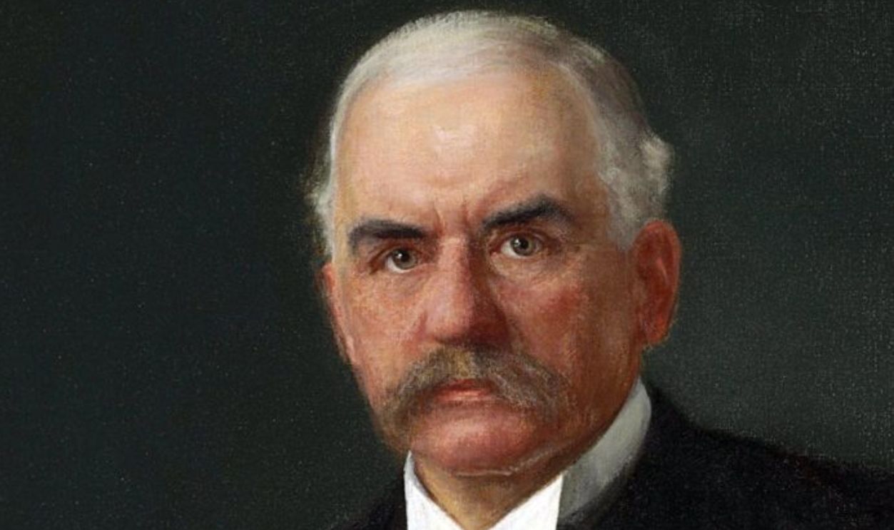 We Traced The Beginnings Of The World's Biggest Banking Families