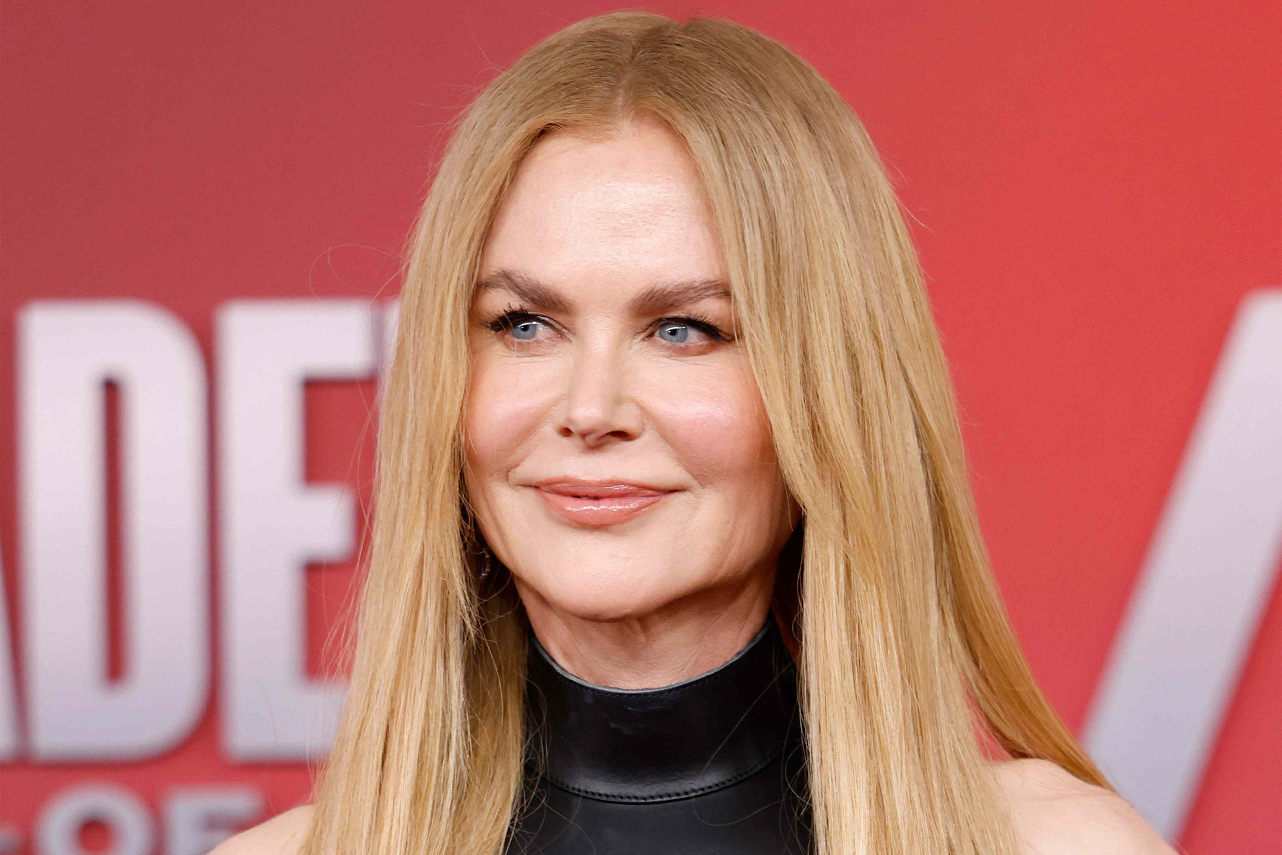 Nicole Kidman, My Mom, and I All Use This Skin-Lifting Wand—and It's On ...
