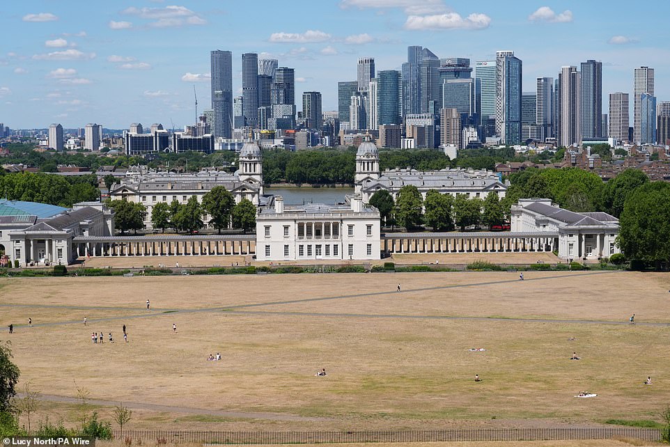 Images show drought-hit England amid heatwave