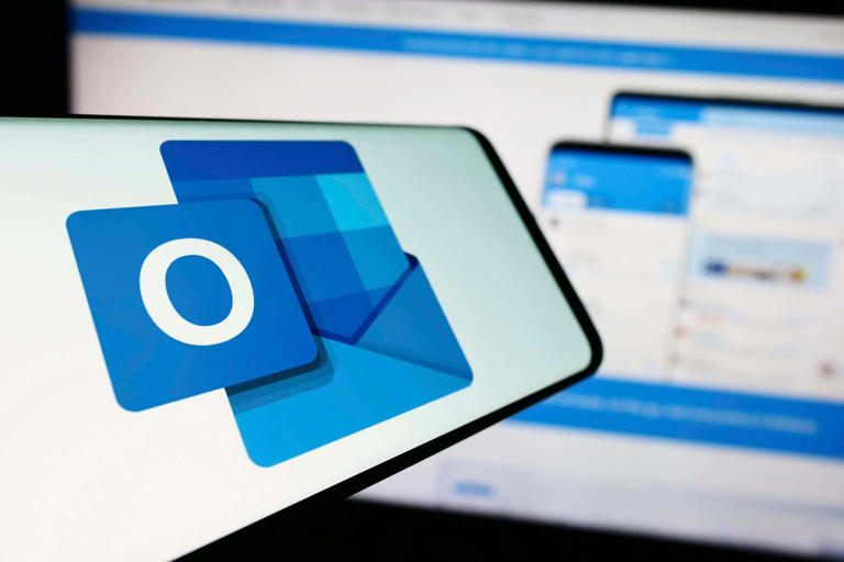 Is Microsoft Outlook down? Users experience widespread issues