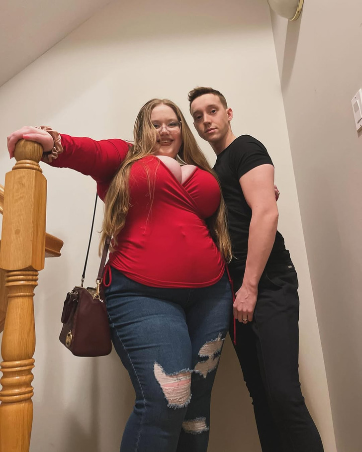 Man Mocked for “Not Fitting” with His Wife Delivers a Mic-Drop Response