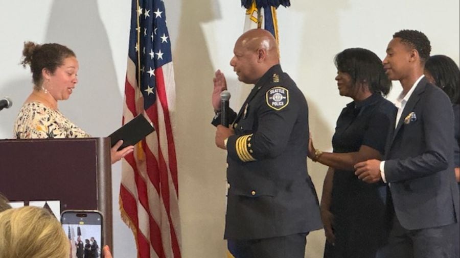 ‘We are accountable to you’: Shon Barnes sworn in as new Seattle police ...