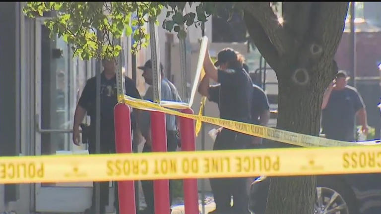 Eastpointe Mcdonald S Employee Fatally Stabs Manager Before Customer