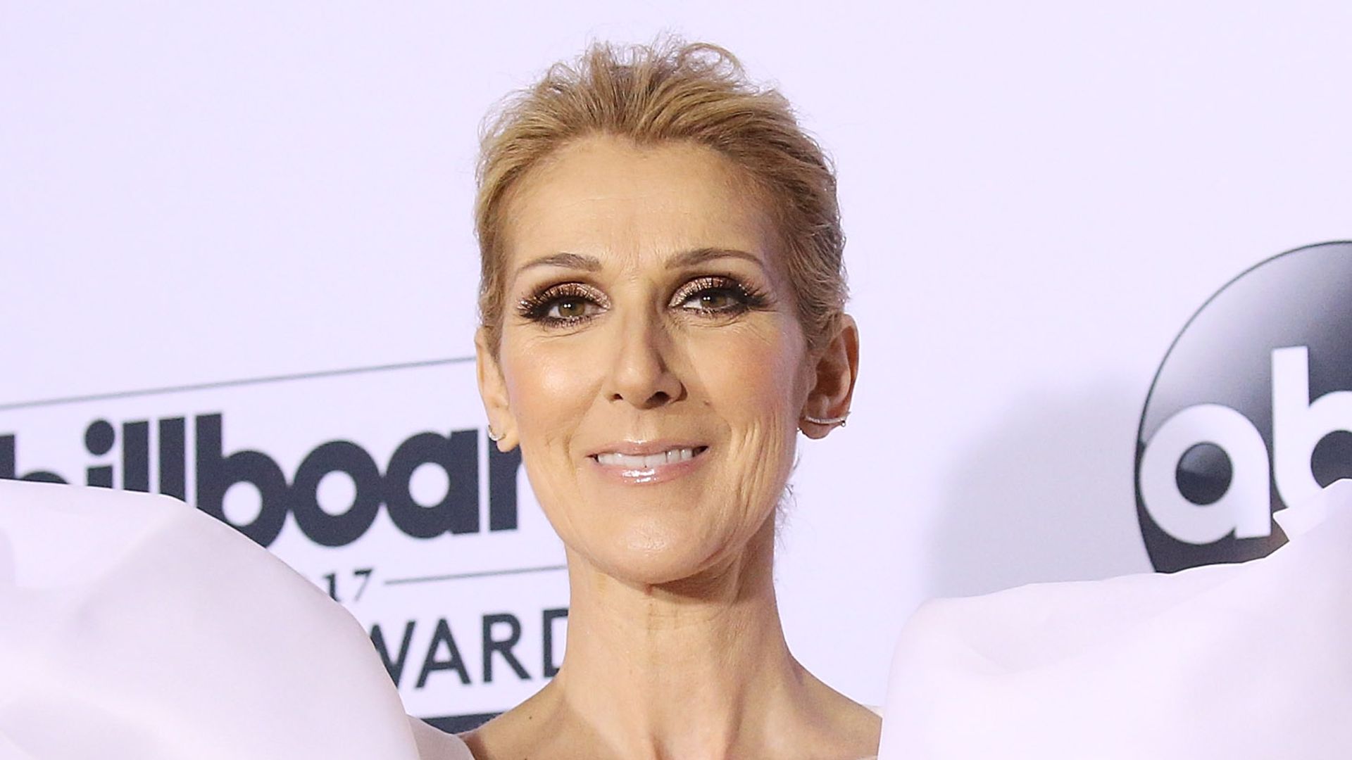 Celine Dion takes her look to a new level with impromptu Parisian ...