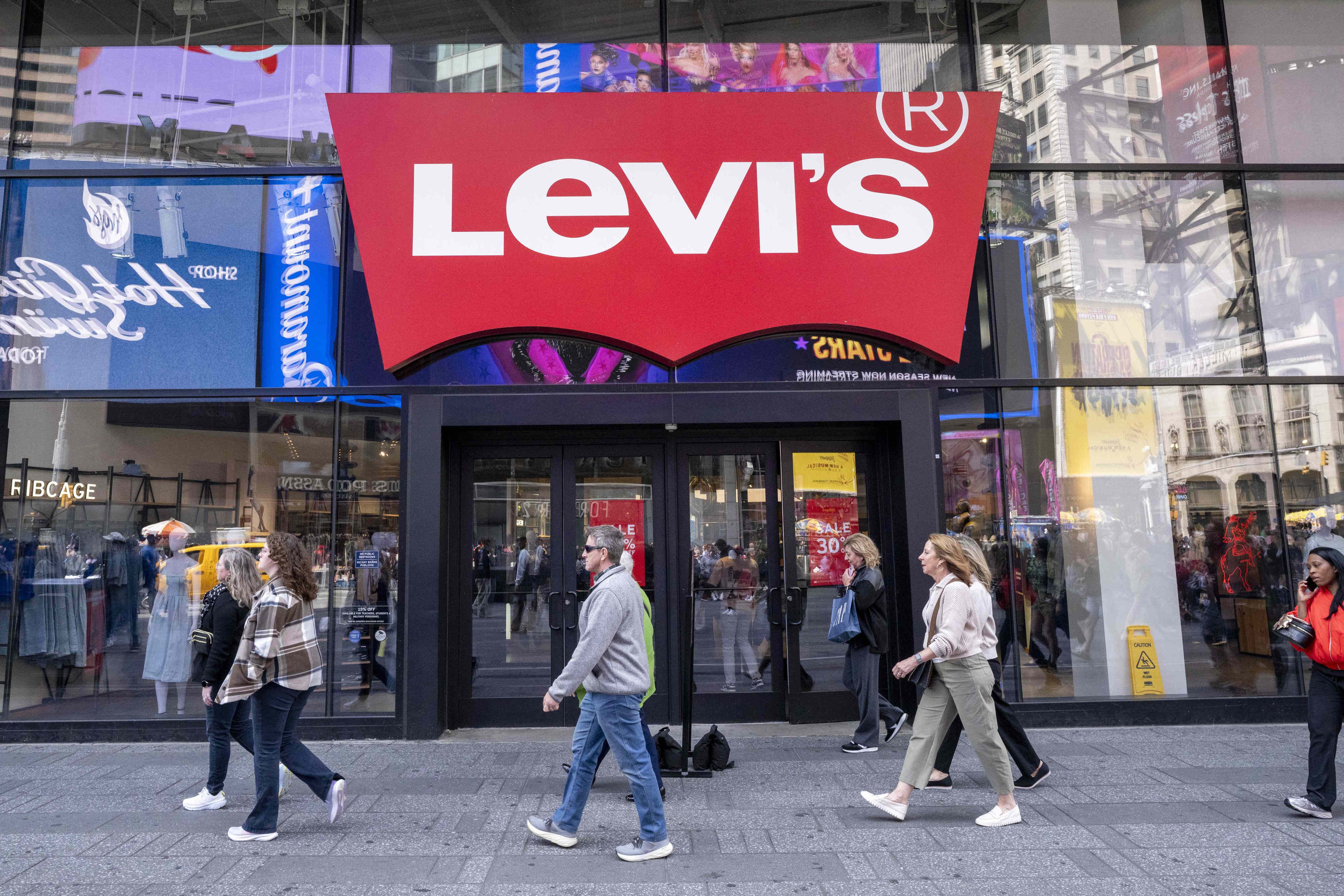 Levi's Stock Pops as Jeans Maker Boosts Its Outlook 'Despite Tariffs'