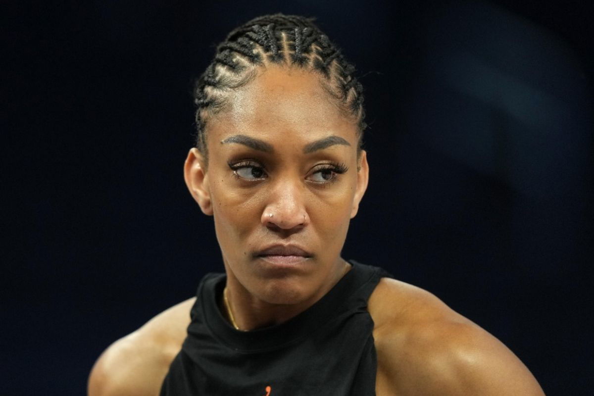 5 WNBA Players Who Have MVP & DPOY in the Same Year