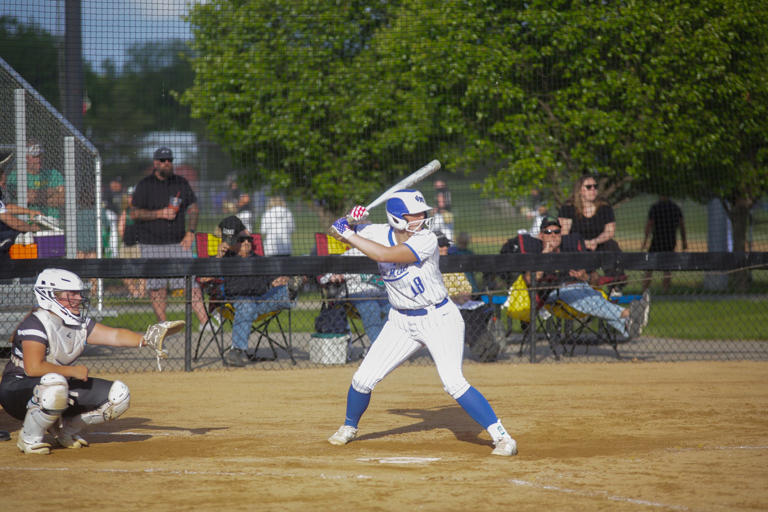 Van Meter softball heats up more, baseball shuts out first-round game
