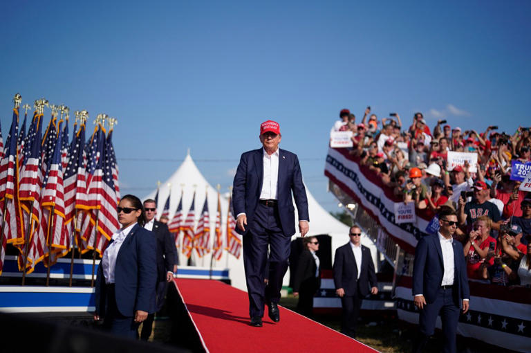 Pictured: Trump’s Secret Service agent who was suspended for response ...
