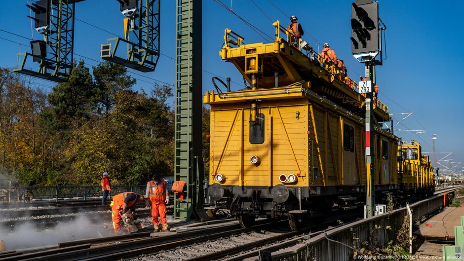 Germany updates: Railroad operator seeks modernization delay