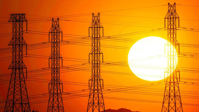 New APS, SRP energy use records set as Phoenix hits 118 degrees