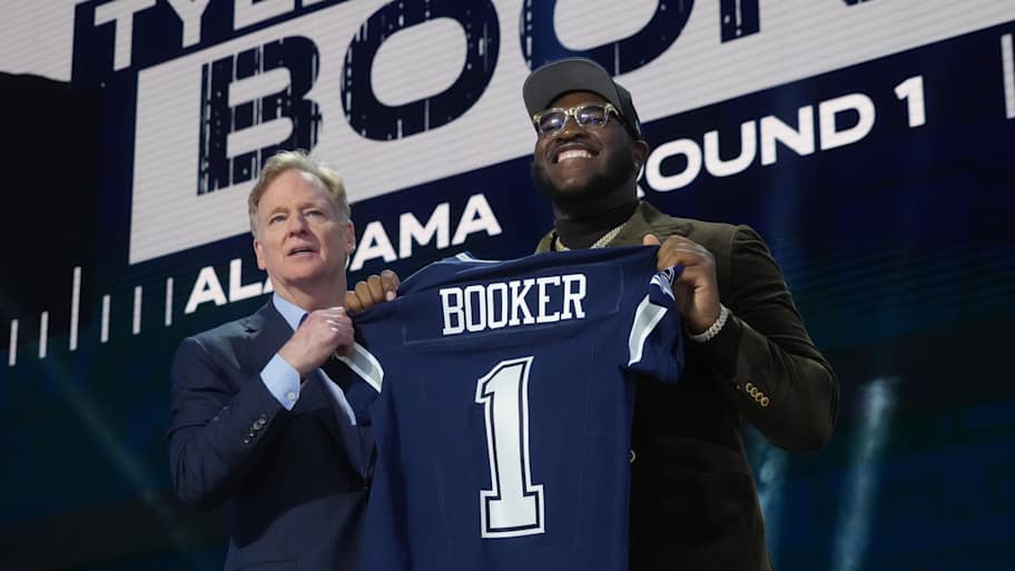 Tyler Booker opens up on taking over for Cowboys future Hall of Famer ...
