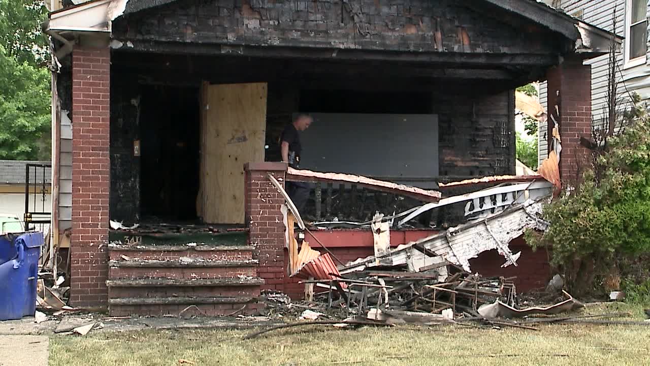 Cleveland firefighters canvassing for smoke alarms after recent deadly ...