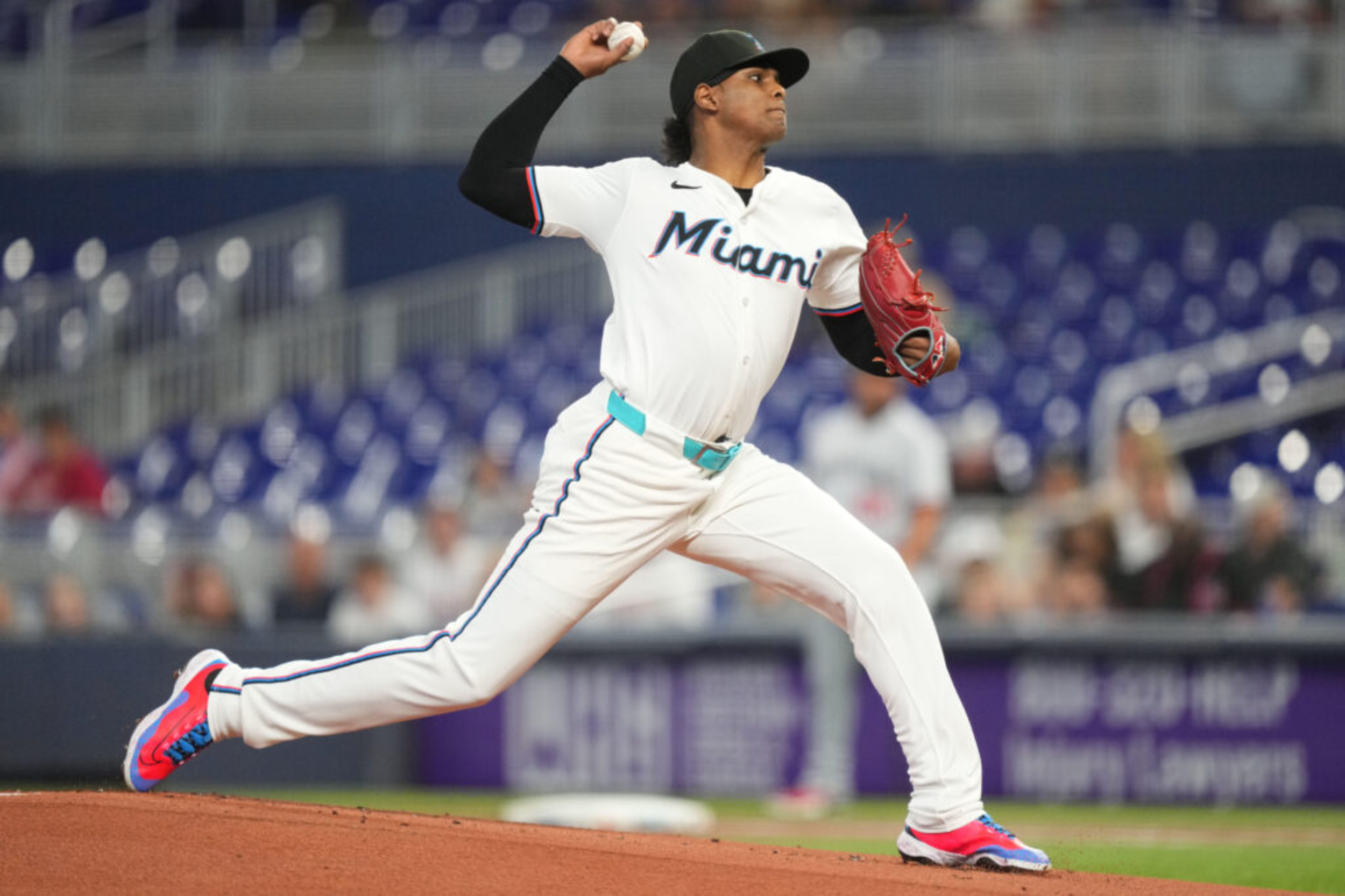 Cubs, Mets Among Teams Interested in Marlins Starter