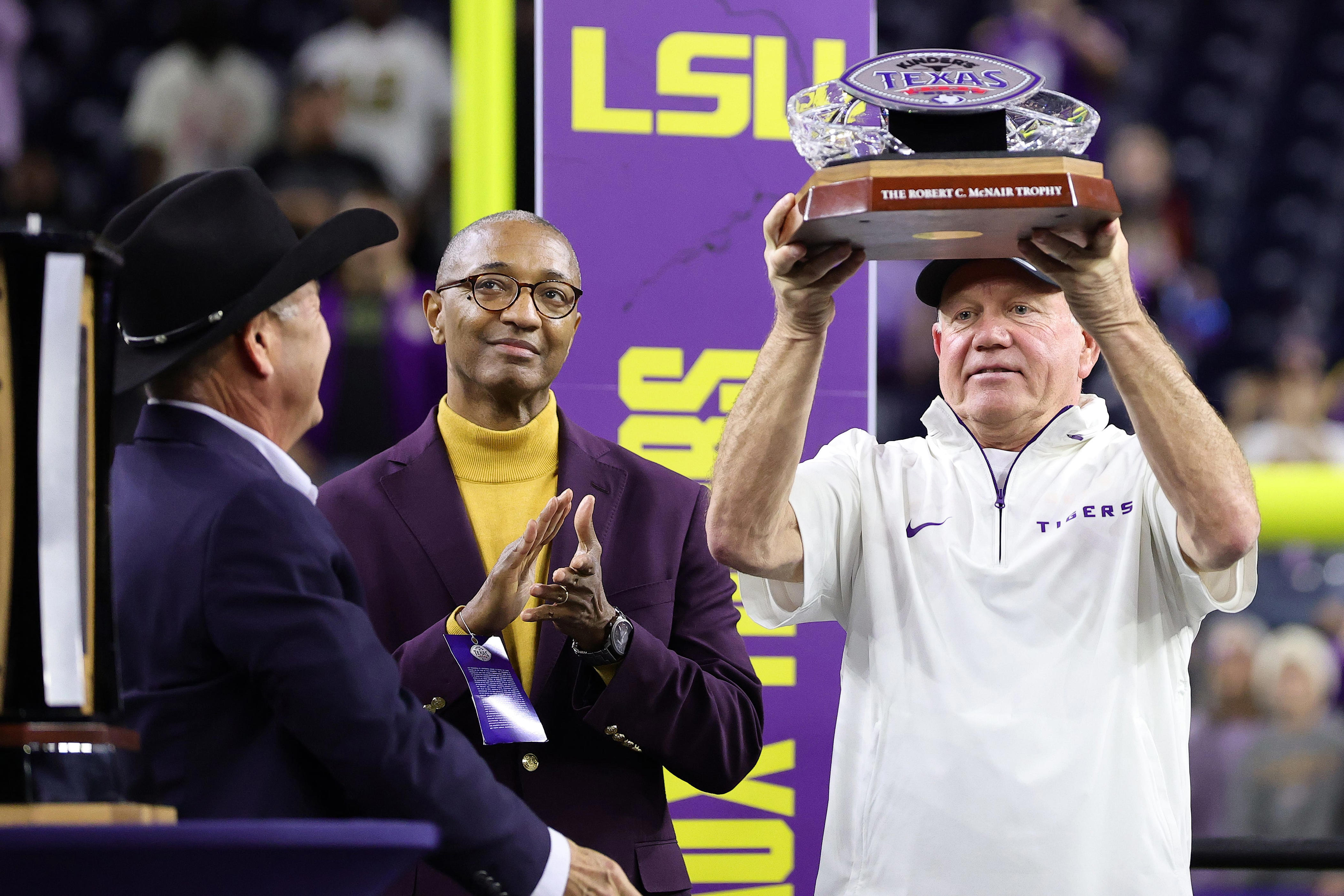LSU beats out SEC rival for elite hometown 2026 defensive lineman