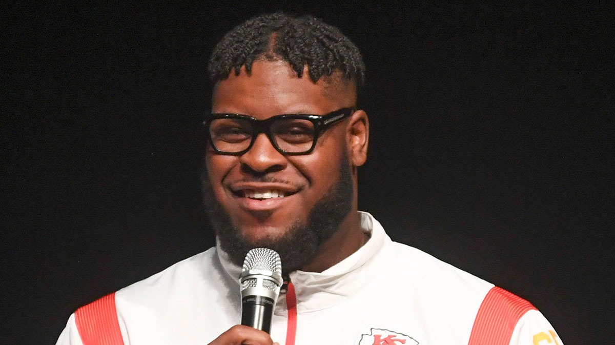 Chiefs’ Trey Smith breaks silence on contract talks as deadline looms