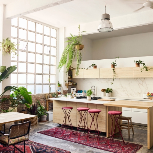 10 Kitchen Island Decor Tips to Level Up Your Kitchen