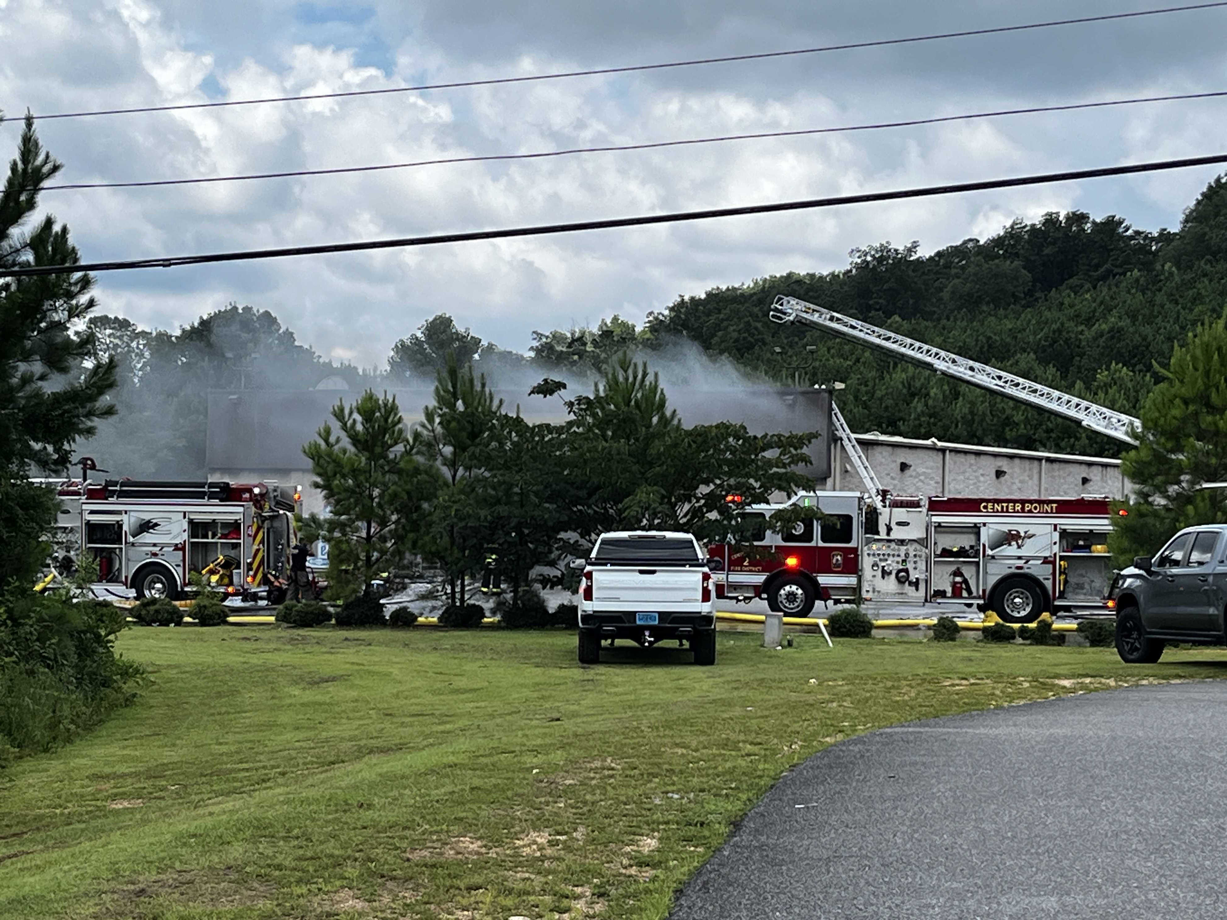 Fire started by kids with firecrackers in Clay Dollar General, crews say
