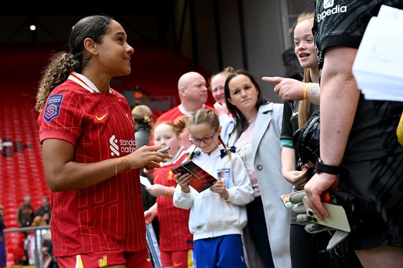 Liverpool agrees world record transfer fee with Arsenal as major ...