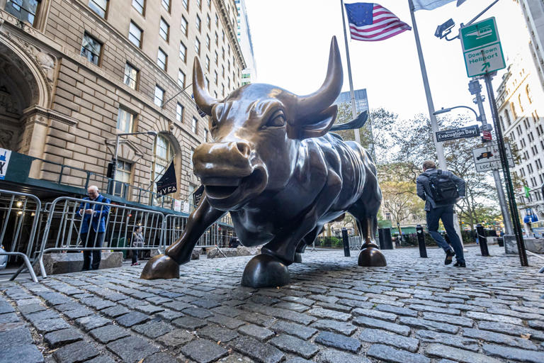 A top strategist who called last year's rally sees AI driving the S&P ...