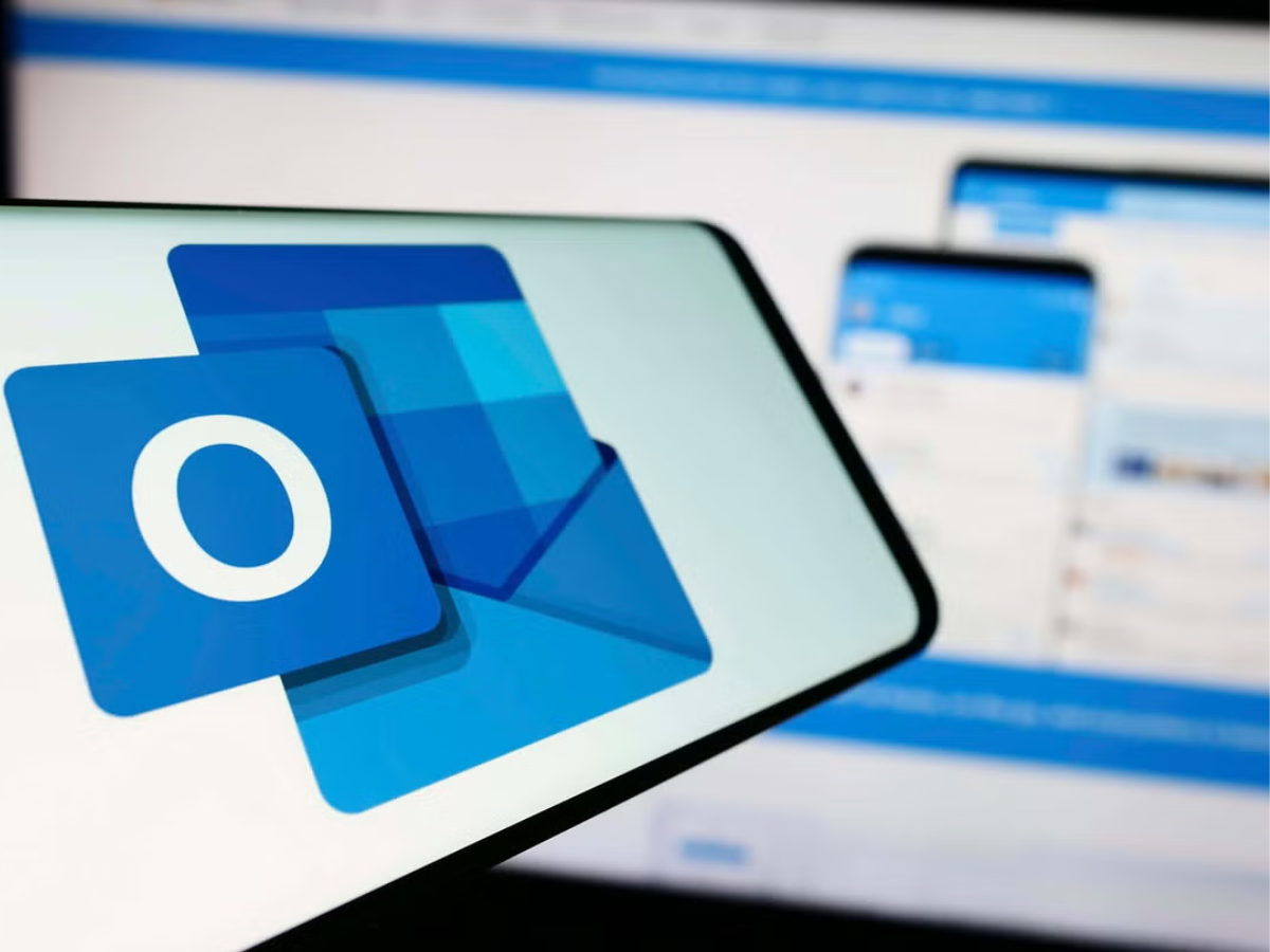 Hotmail and Outlook outage affects millions across UK and US: Here's ...