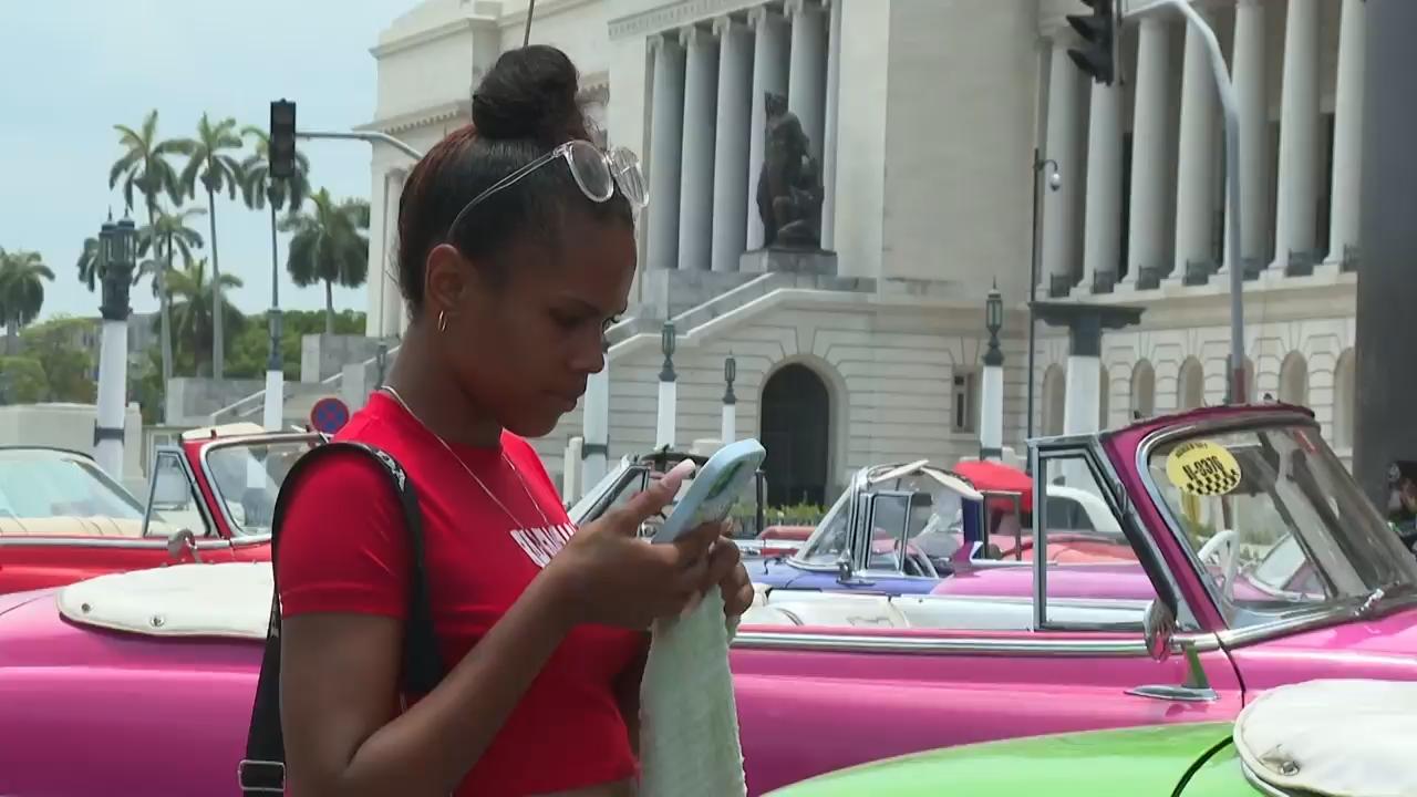 Cuban women embrace extravagant nail art despite economic hardships