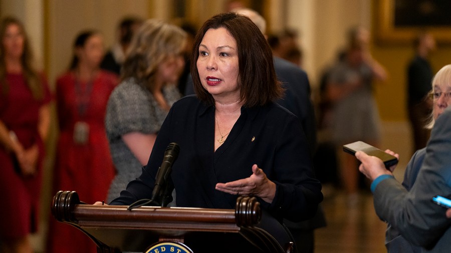 Illinois Senator helps introduce bill on ICE identification