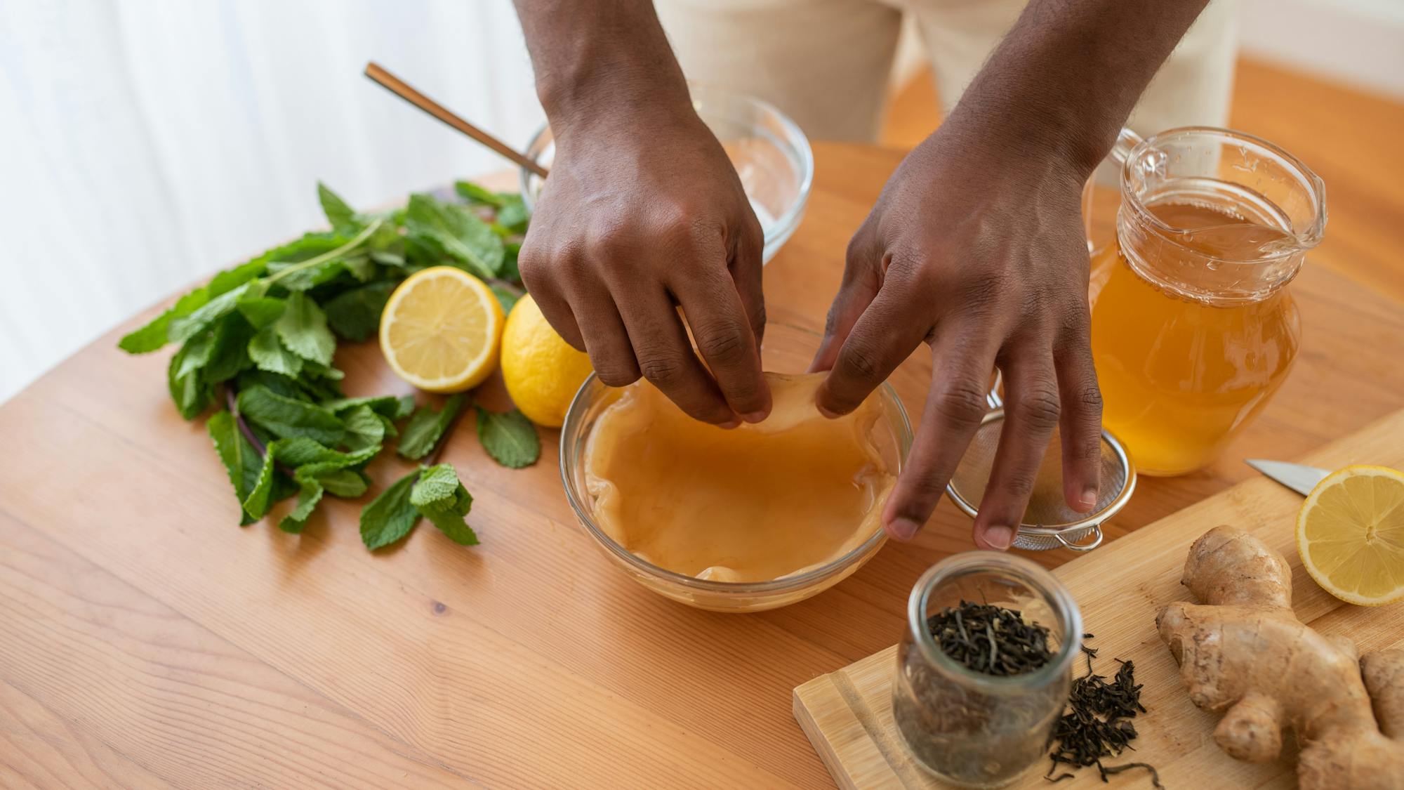 Tres alimentos con K y con hongos: lo que el kéfir, la kombucha y el ...