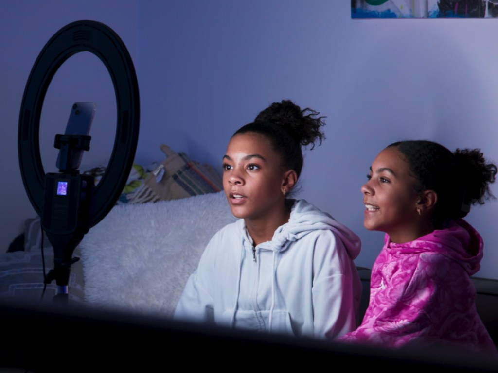 Parents of Top YouTube 'Kidfluencers' the McClure Twins Break Down ...
