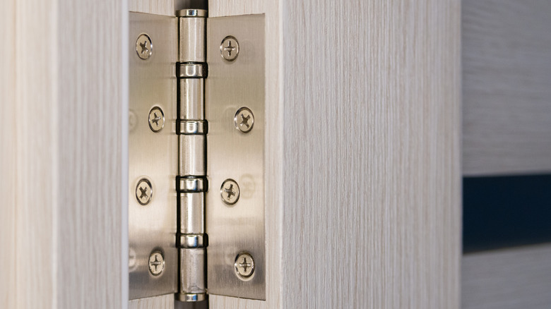 Expert Cabinet Maker Explains The Different Types Of Hinges (And When ...
