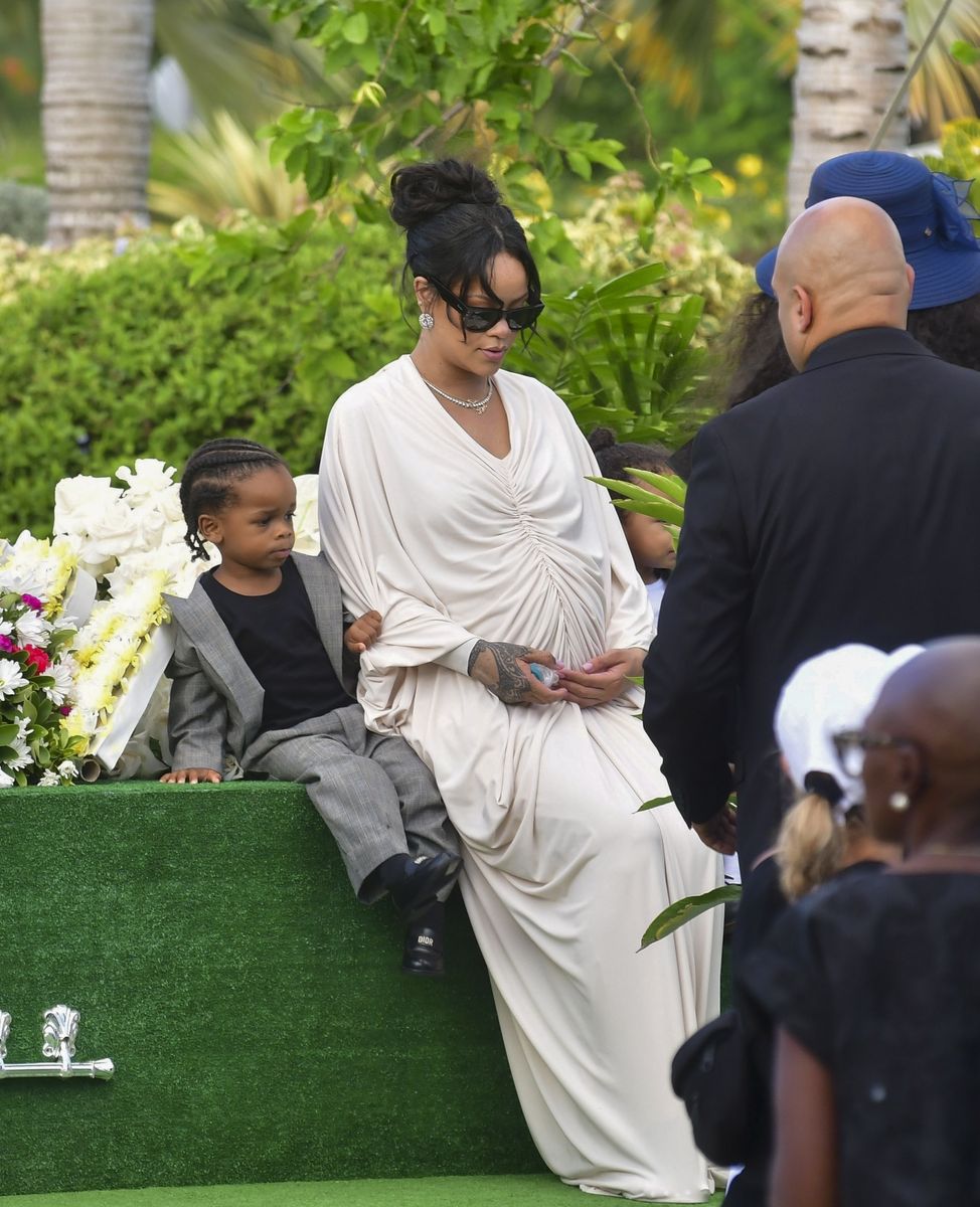 Rihanna returns to Barbados for her father's funeral [PHOTOS]