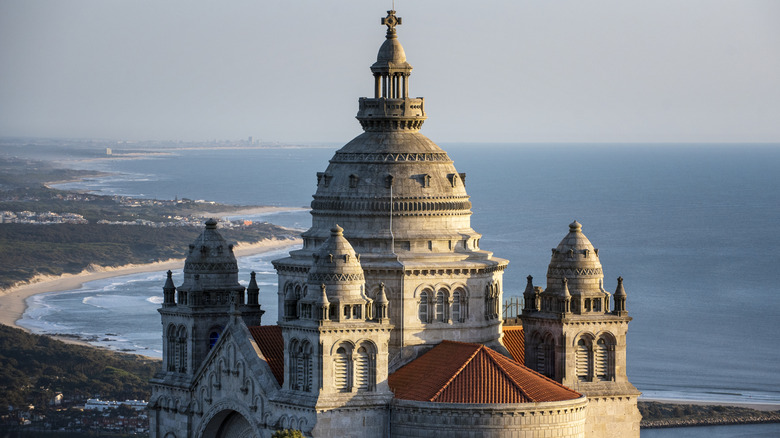 One Of Portugal's Most Gorgeous Cities Is An Under-The-Radar Gem With ...