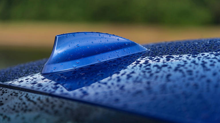 The Pros And Cons Of The Shark Fin On Top Of Your Car