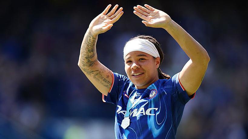 Chelsea forward Fishel signs for Seattle Reign