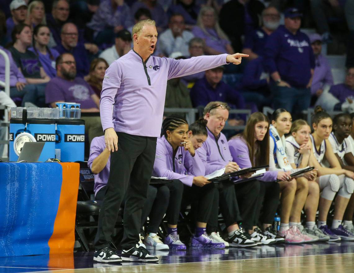 Kansas State announces contract extension for women's basketball coach ...
