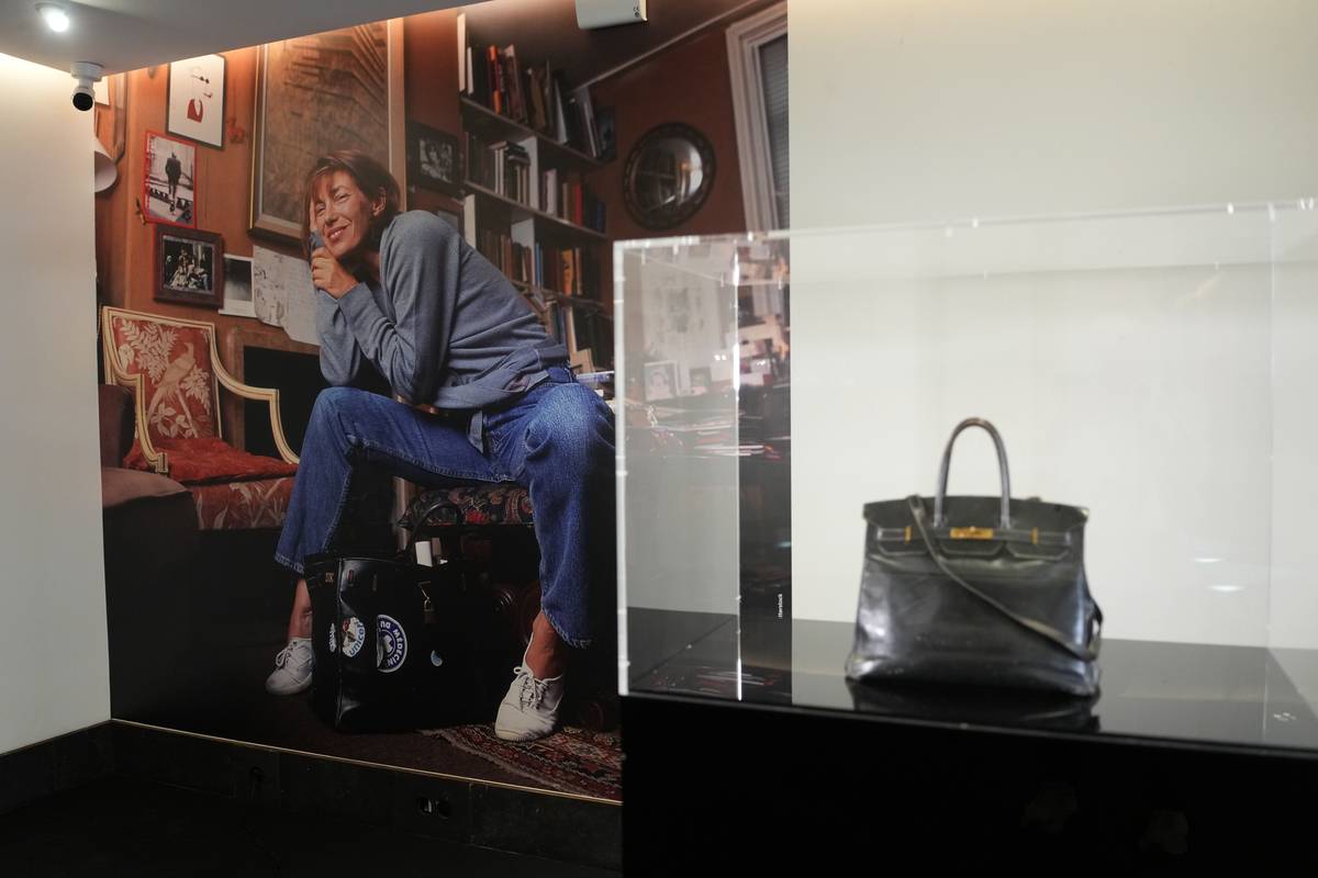 Icónica Birkin de Jane Birkin bate recorde e torna-se a mala mais cara ...