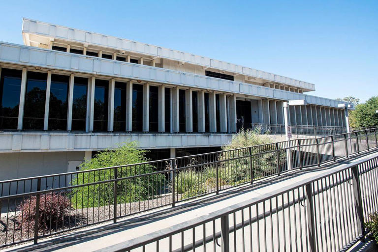How Merced is providing thousands of free water bottles this summer